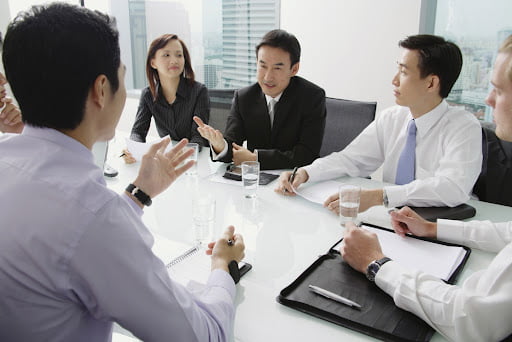 Western vs Chinese Business Culture | Mandarin Blueprint